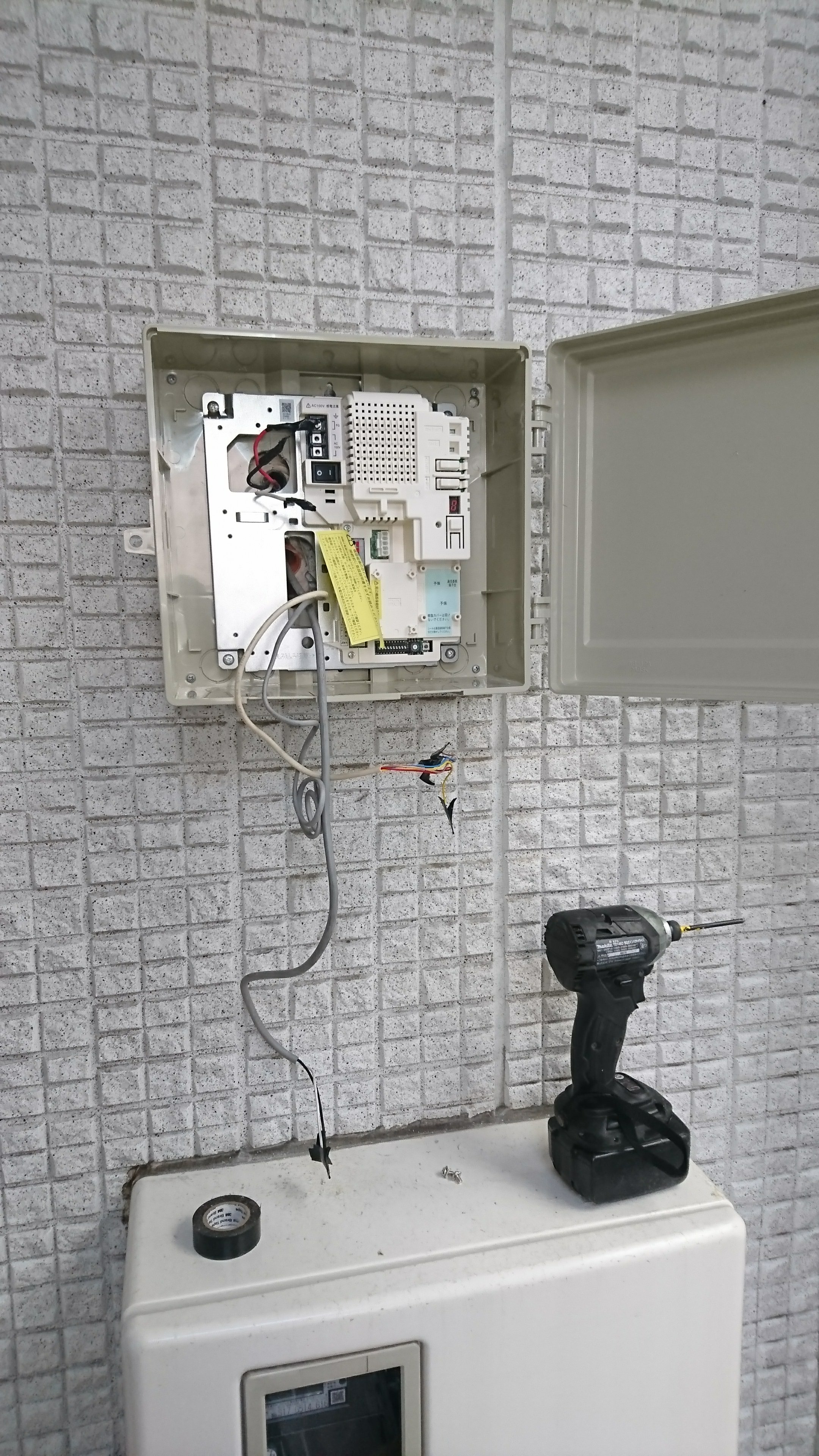 相模原で電気錠制御盤の交換|美和ロックBAN-DS1の作業実績